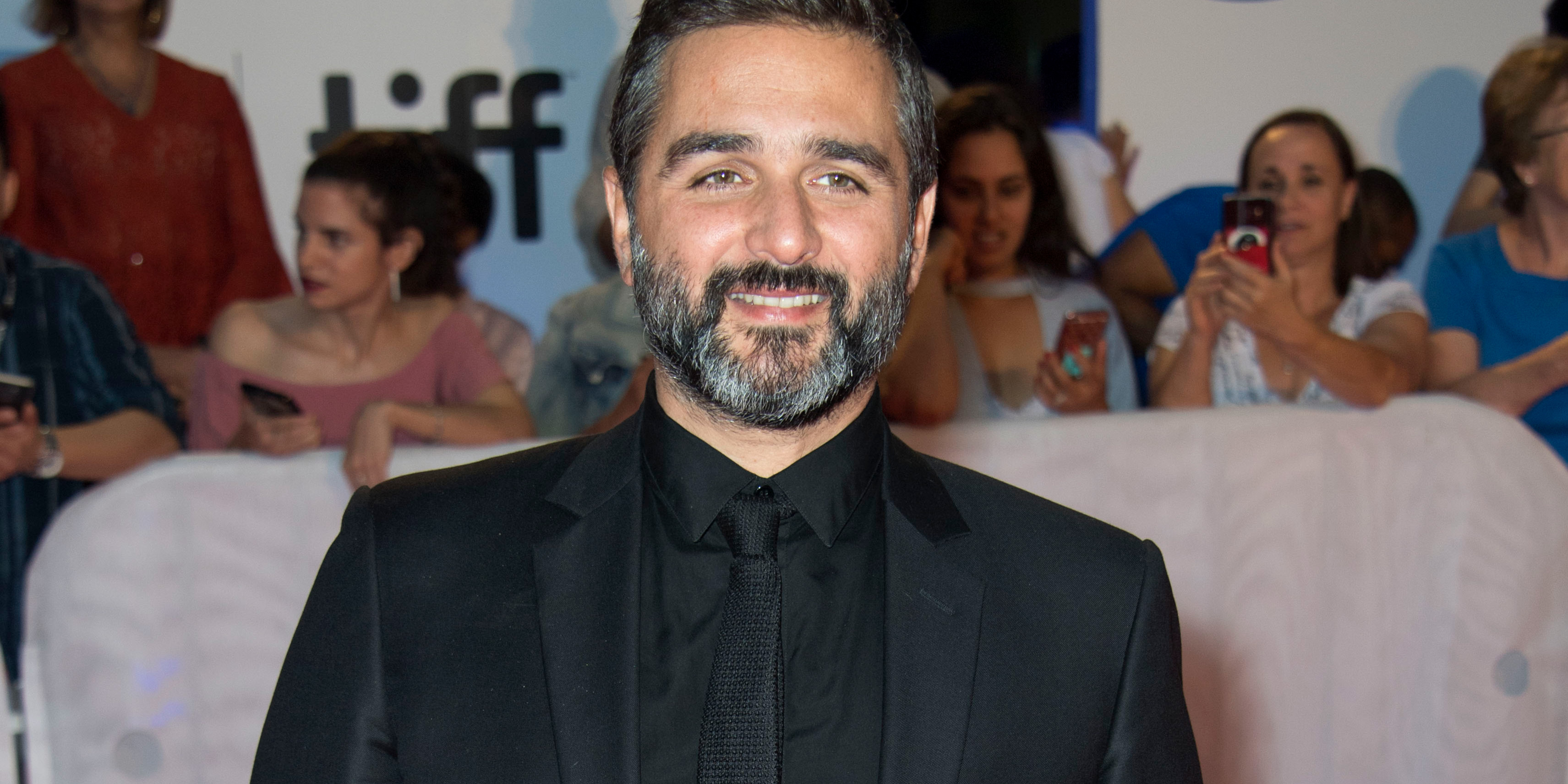 "Aller au ciné, c'est sacré" : Olivier Nakache salue la réouverture des ...