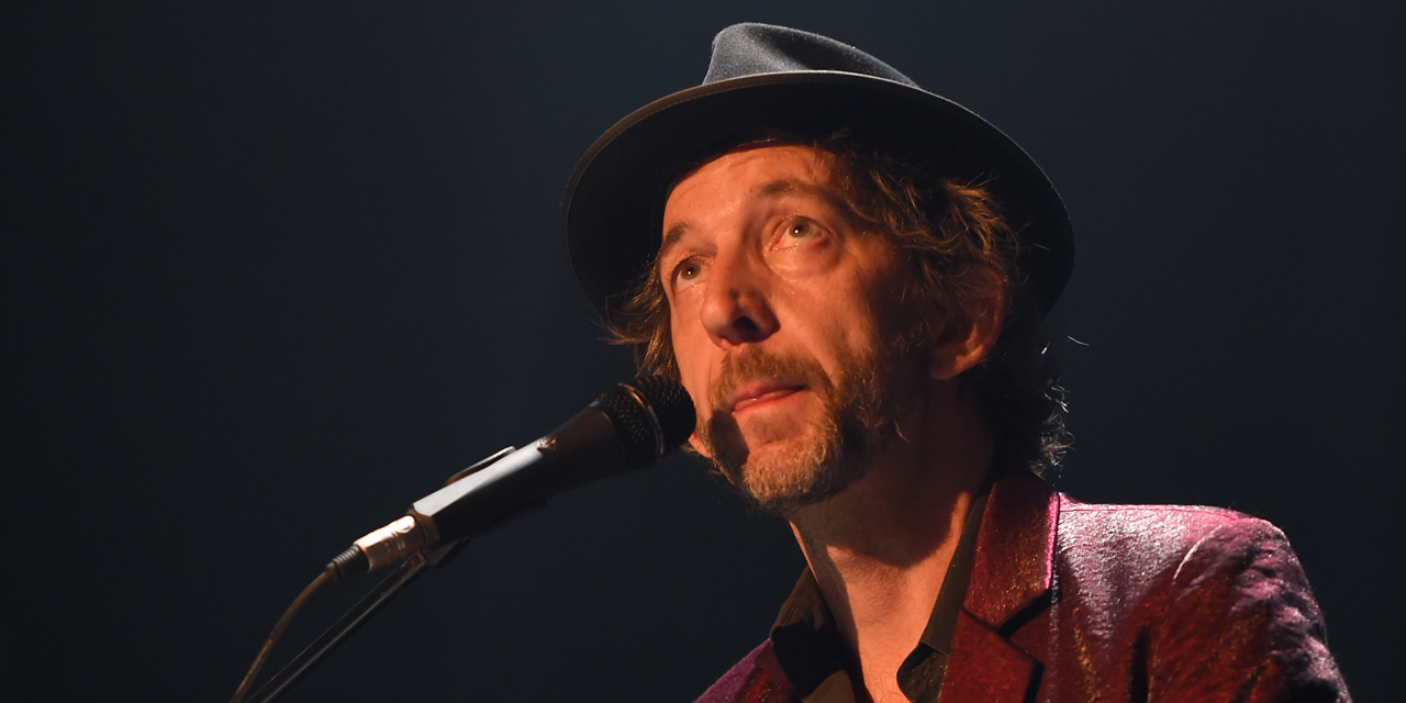 Arthur H rend hommage à son père, Jacques Higelin, au Printemps de Bourges