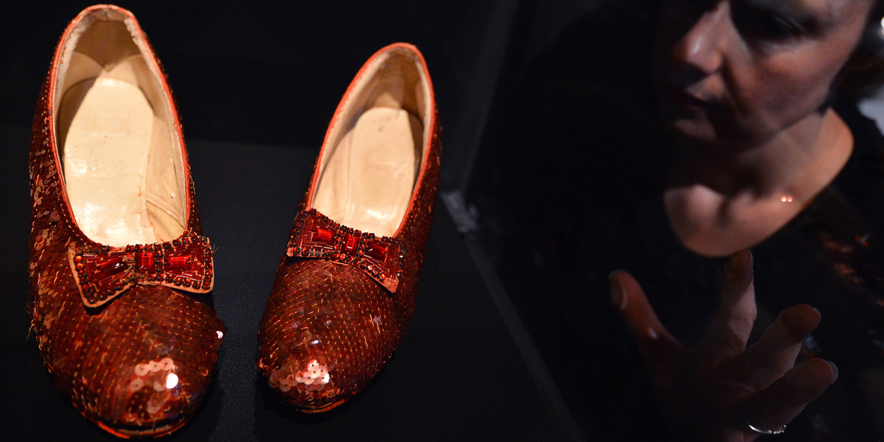 300.000 dollars levés pour restaurer les mythiques chaussures du ...