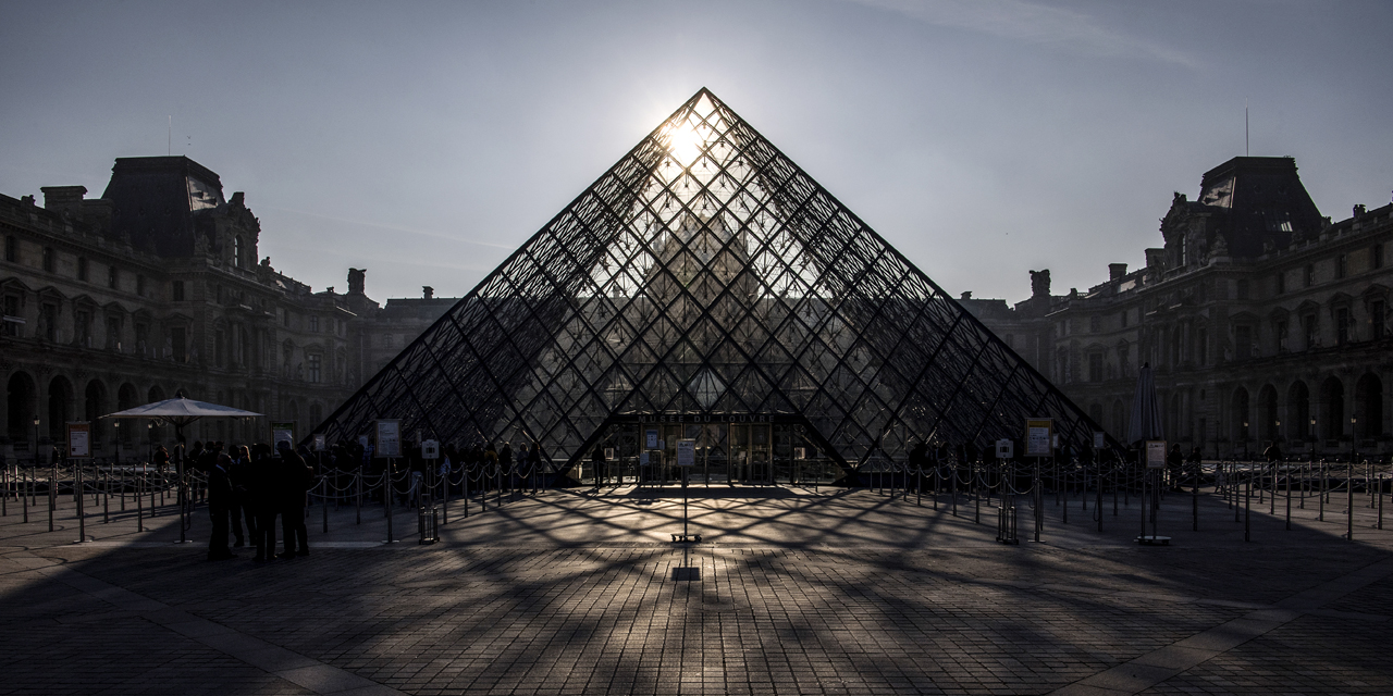 Louvre : avec un collage géant, JR va dévoiler "le secret de la grande ...