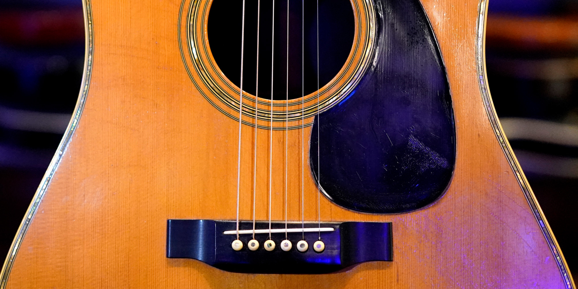 Une Guitare De Clapton Vendue Plus De 600 000 Dollars Aux Ench res