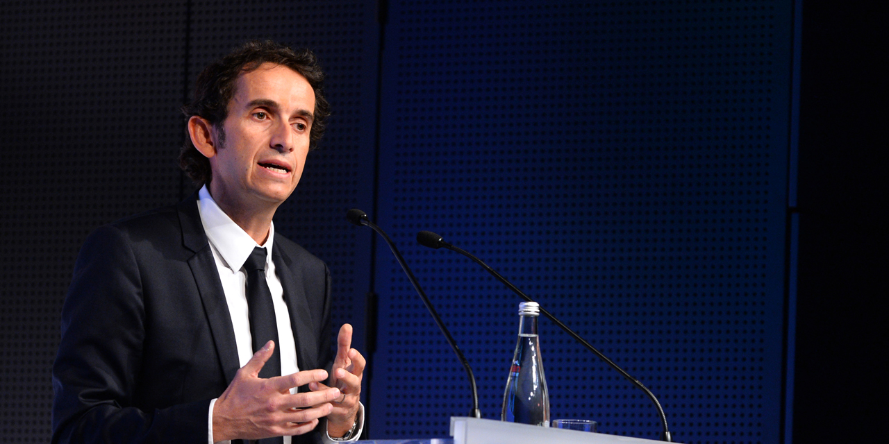 Carrefour : le conseil d'administration choisit Alexandre Bompard comme nouveau PDG