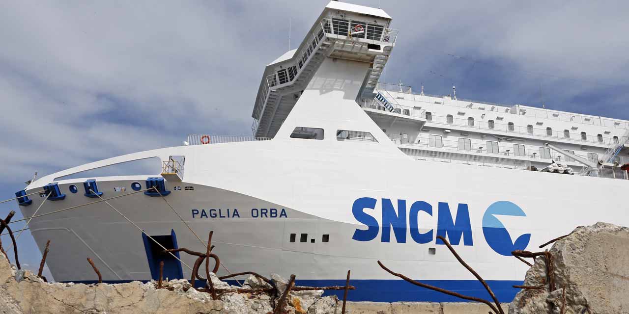 La SNCM annonce son dépôt de bilan à ses salariés