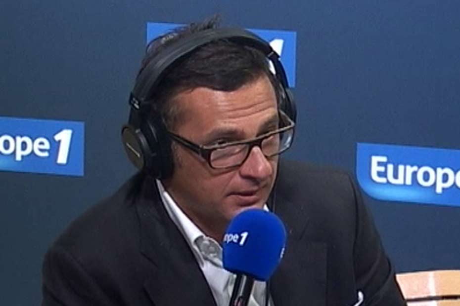 Au service de sa Majesté Au service de sa Majesté