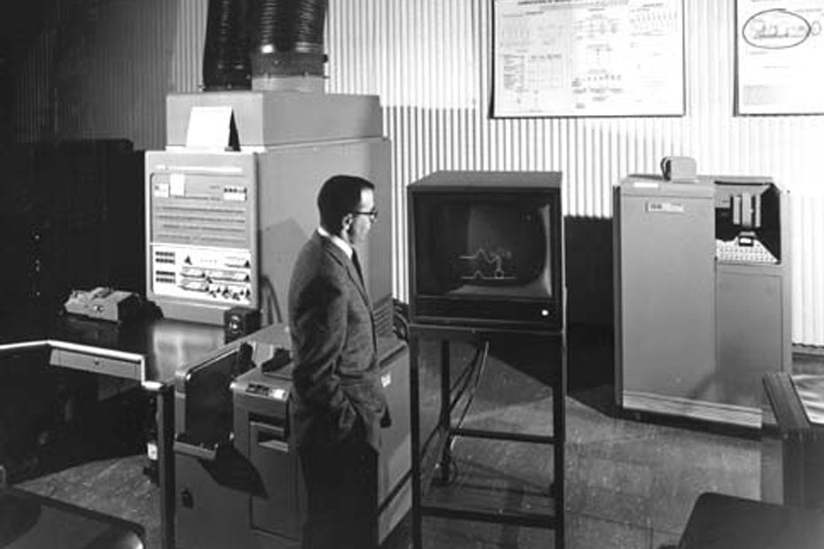 Il y a 54 ans, l'ordinateur IBM 704 est présenté au public