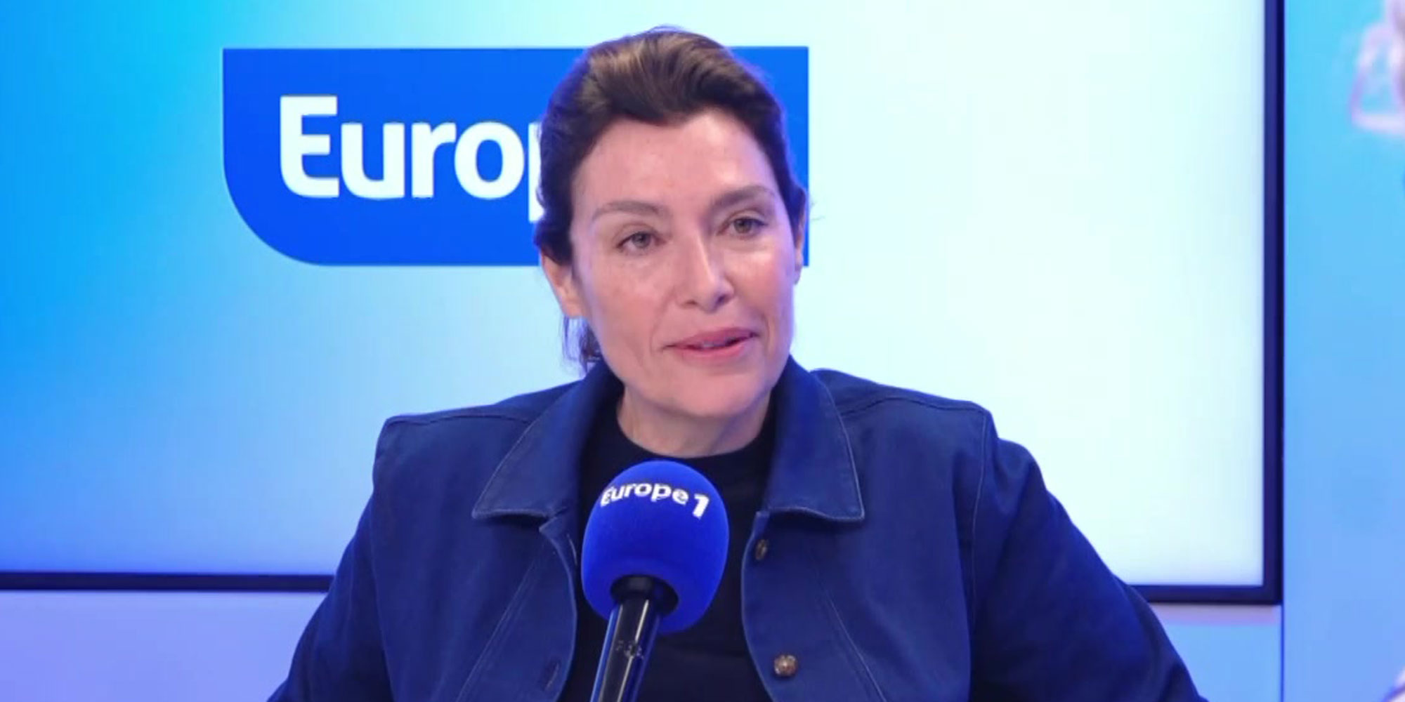 «Maman j'ai arrêté l'avion - La fuite en avant ?» : Daphné Roulier est ...