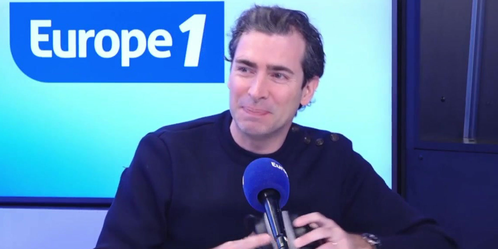 «Une histoire illustrée des Ovnis» d'Adam Allsuch Boardman et la série ...