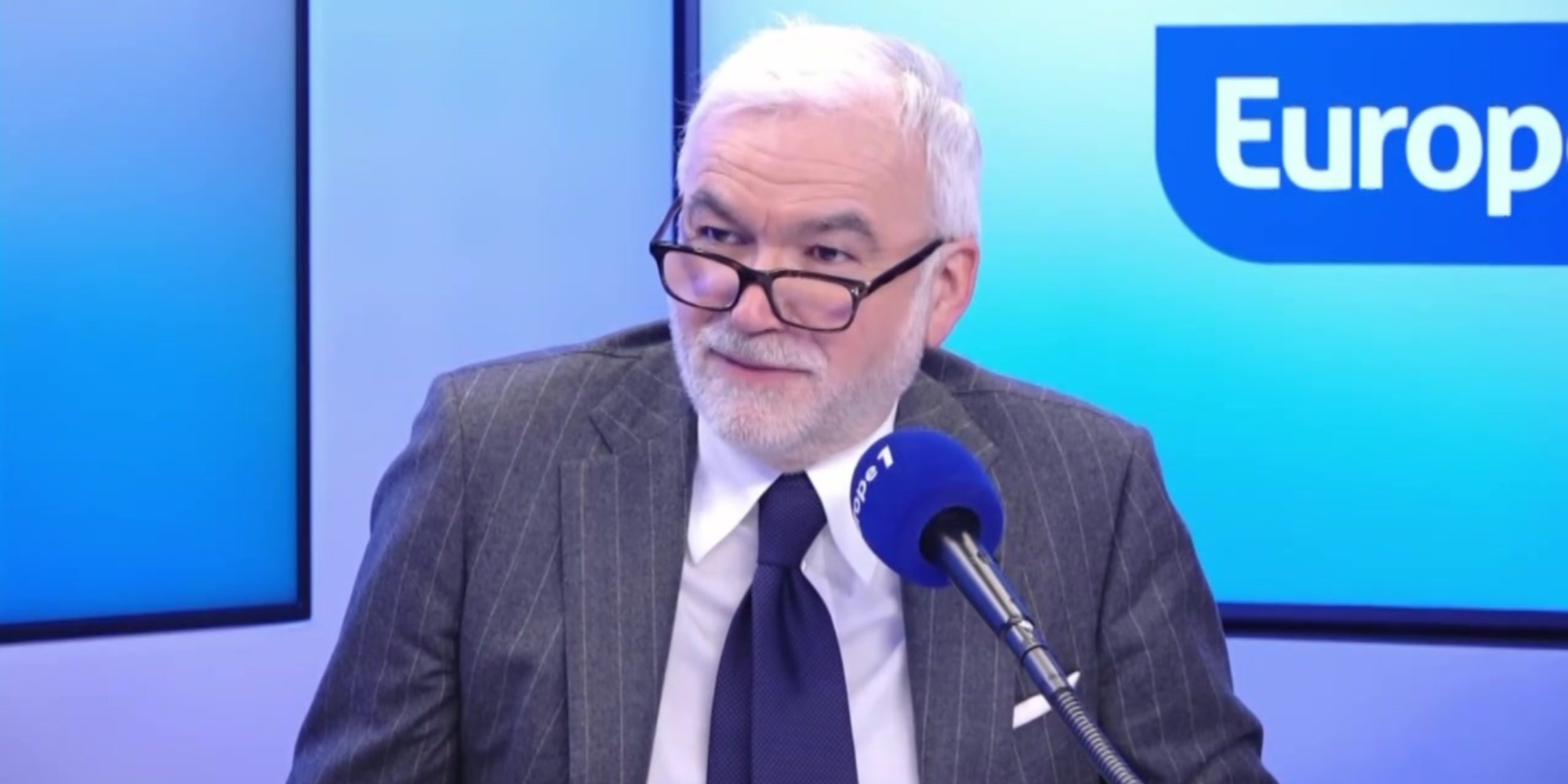 Sommeil : «Napoléon dormait peu, Emmanuel Macron dort peu», constate ...