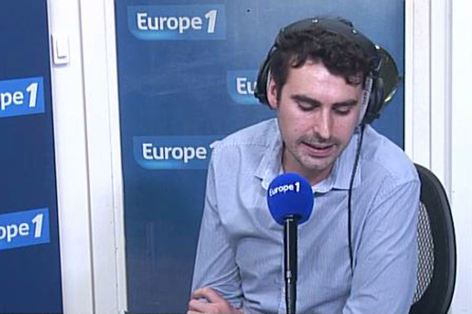 Frederic Anton rend son tablier