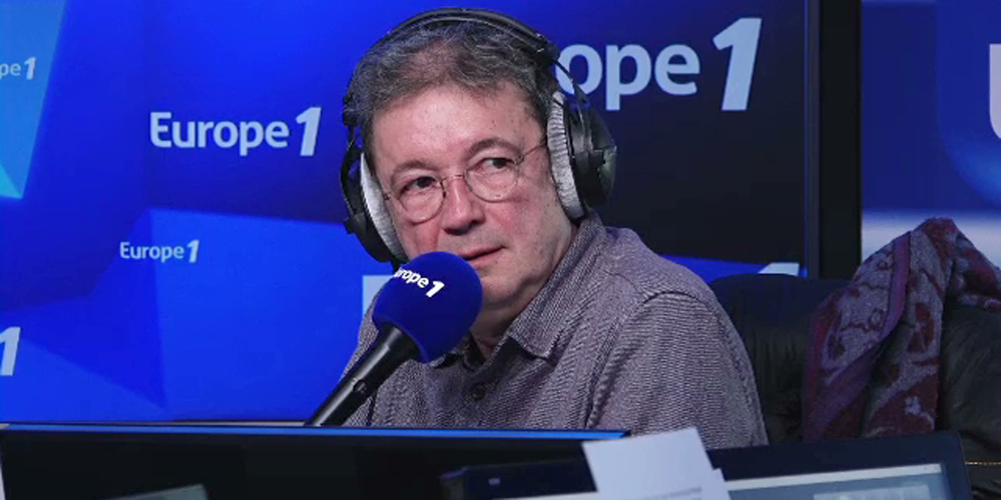 Frédéric Bouraly affronte Eva Roque
