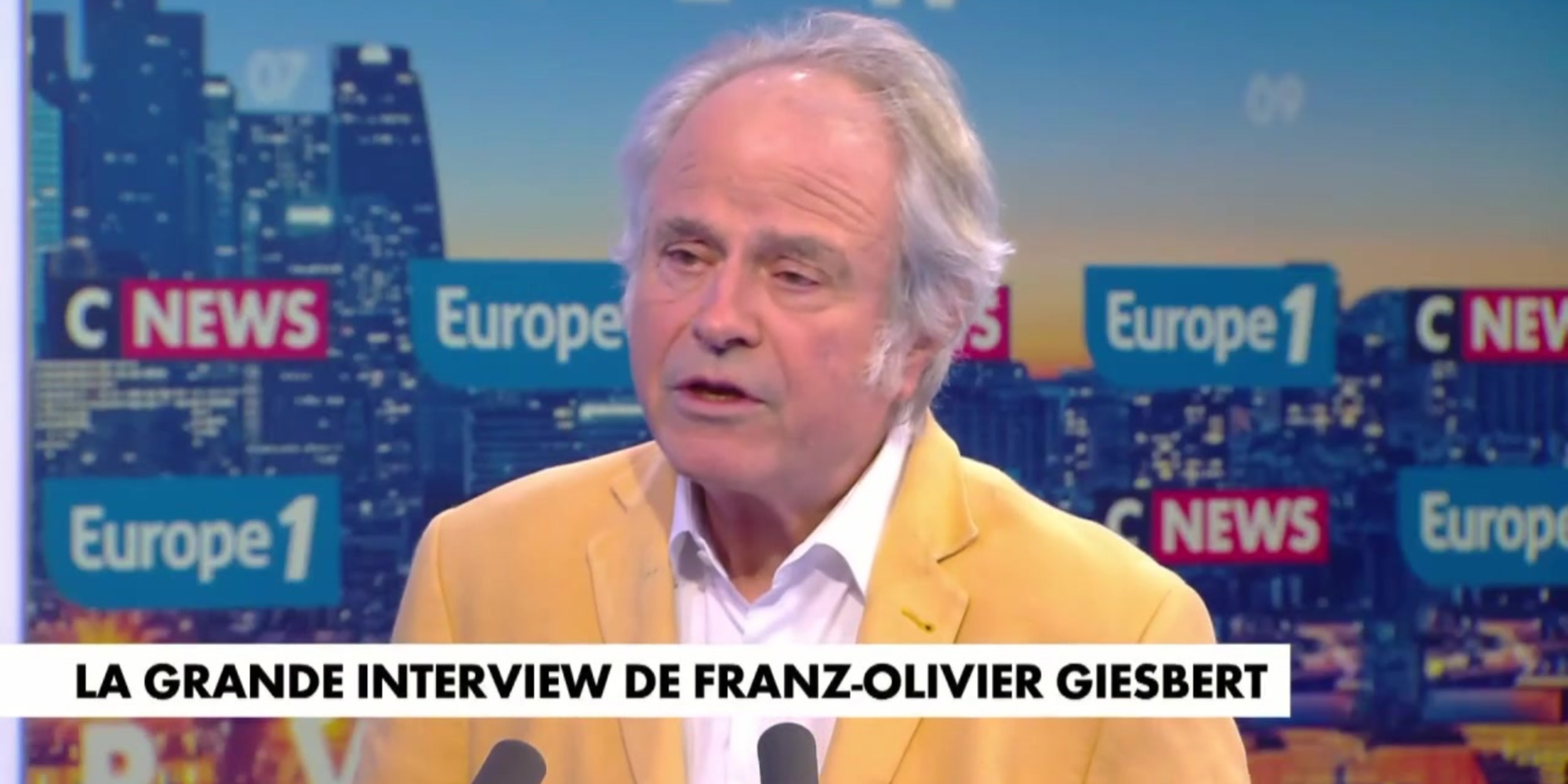«On glisse peu à peu vers une IVe République», constate Franz-Olivier ...