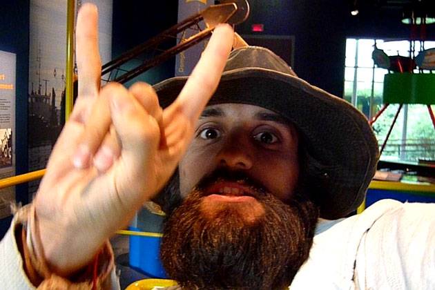 Micho "moonwalk" à Montréal