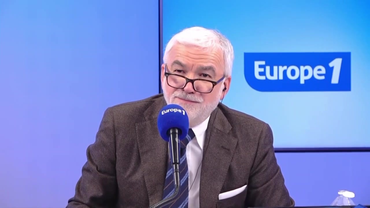 Le Proviseur Du Lycée Maurice Ravel à Paris Menacé De Mort Après Avoir