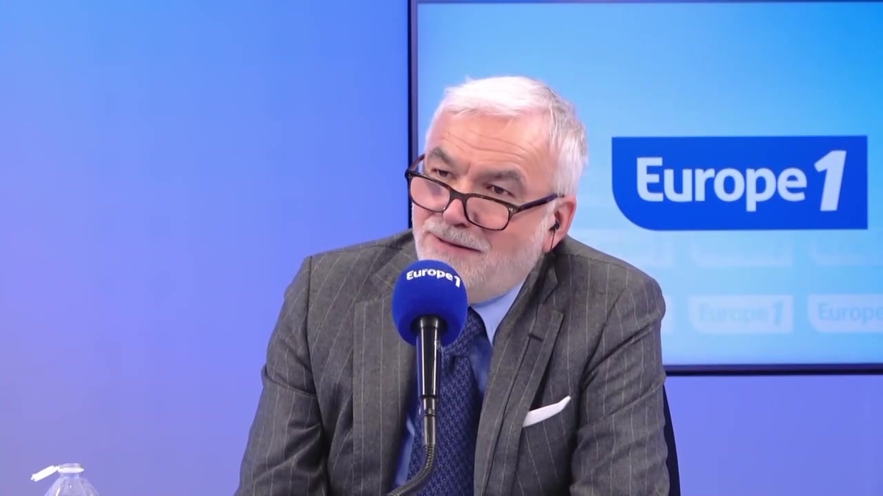Pascal Praud reçoit Frédéric Taddeï à l'occasion de la sortie de sa ...
