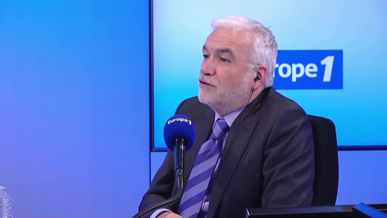 Pascal Praud reçoit la pédiatre Edwige Antier à l'occasion de la sortie ...