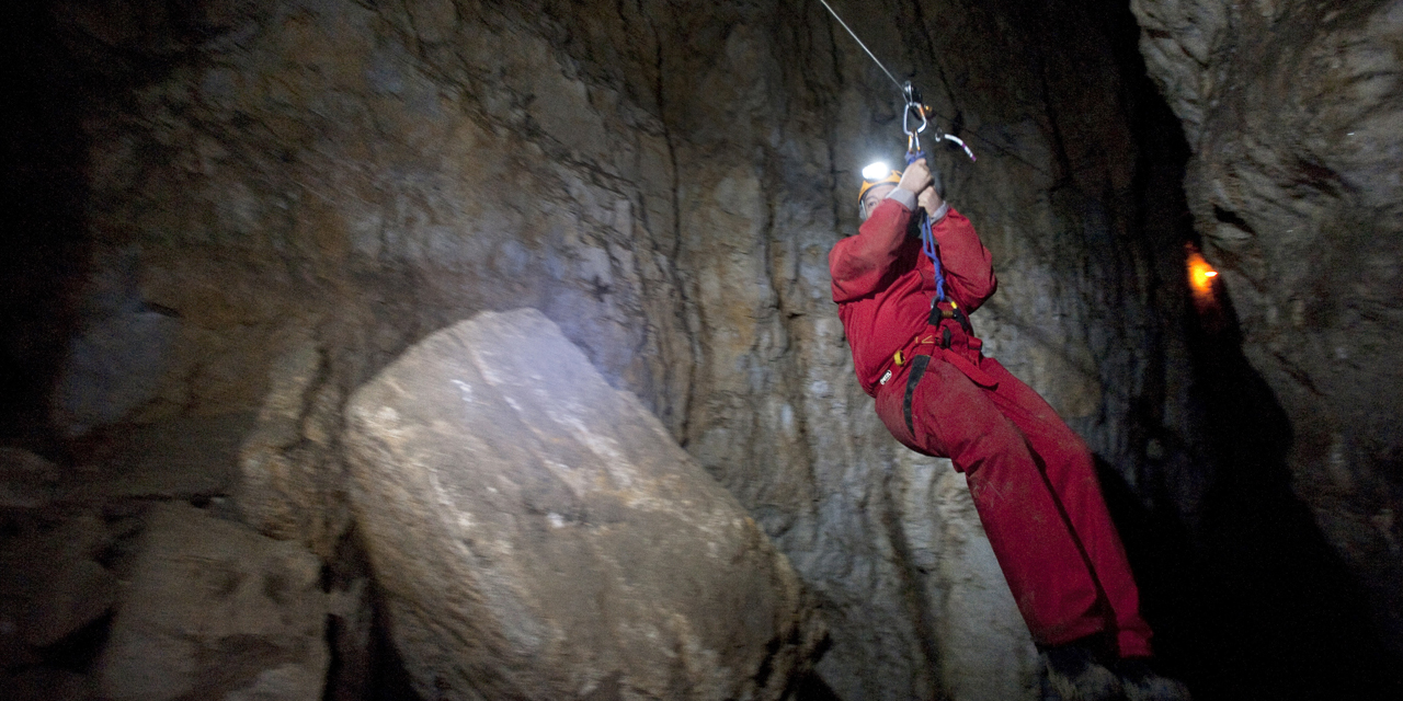 Plongée dans le monde souterrain de l'Hérault Plongée dans le monde souterrain de l'Hérault