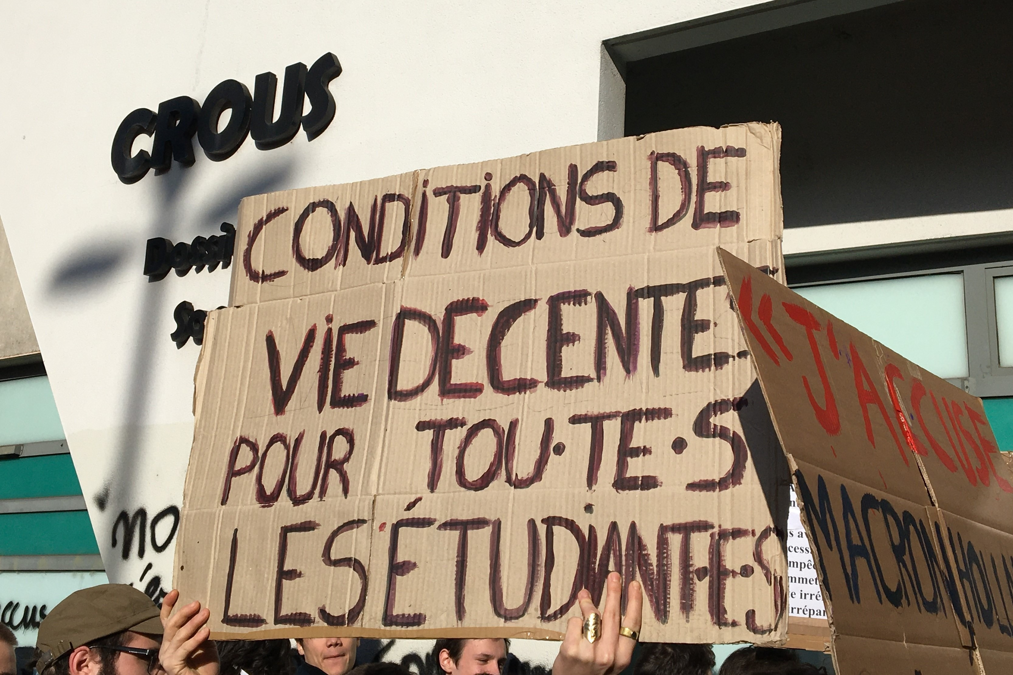 À Lyon, un étudiant entre la vie et la mort après s'être défenestré