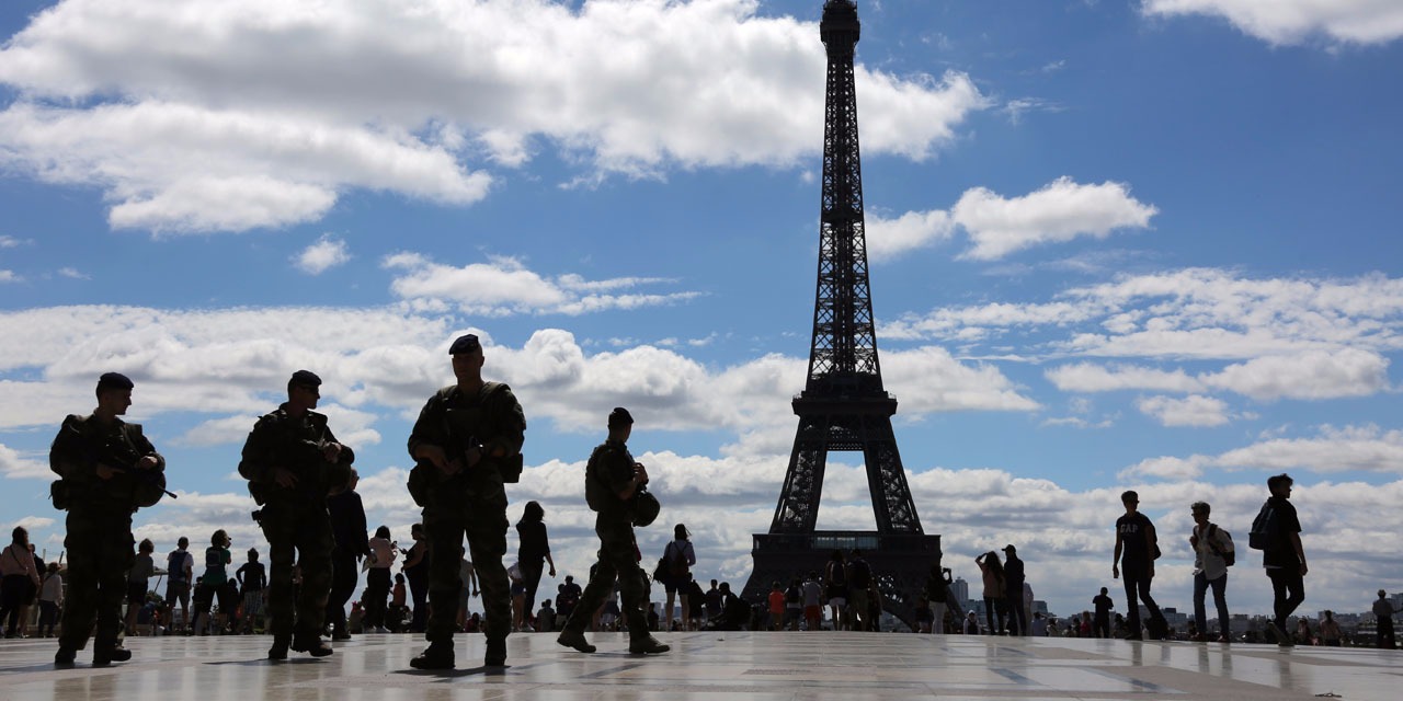 Intrusion à la Tour Eiffel : sa garde à vue levée, le suspect est ...