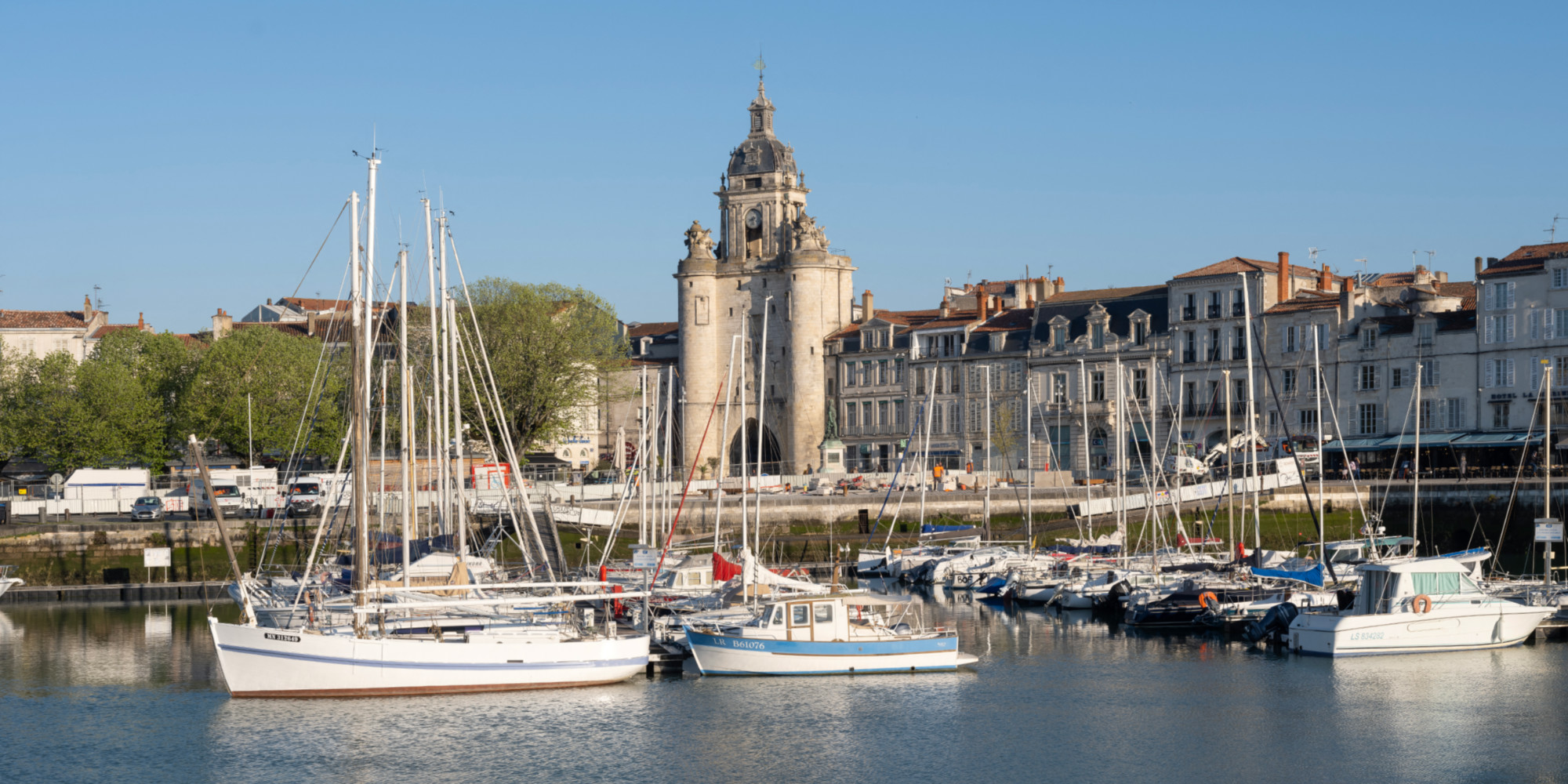 La Rochelle : un incendie sur des silos à grain, le site a été évacué