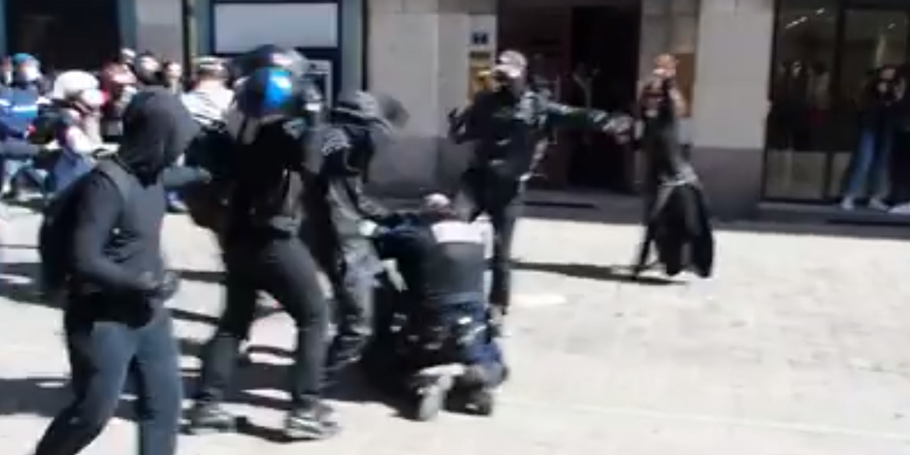 La vidéo d'un CRS lynché à Nantes enflamme le web