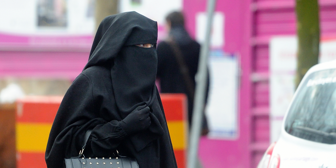 Loi sur le voile intégral : 1.500 amendes en cinq ans, forte baisse en 2015