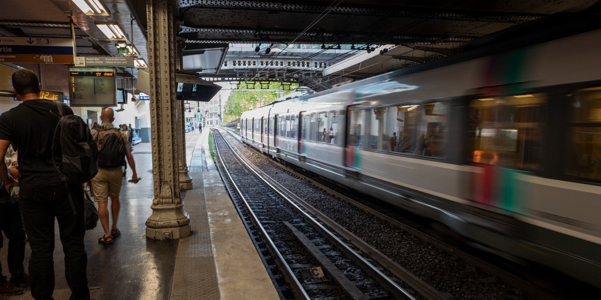 Mort d'une femme poussée sur les rails du RER : le suspect conduit à l'infirmerie psychiatrique