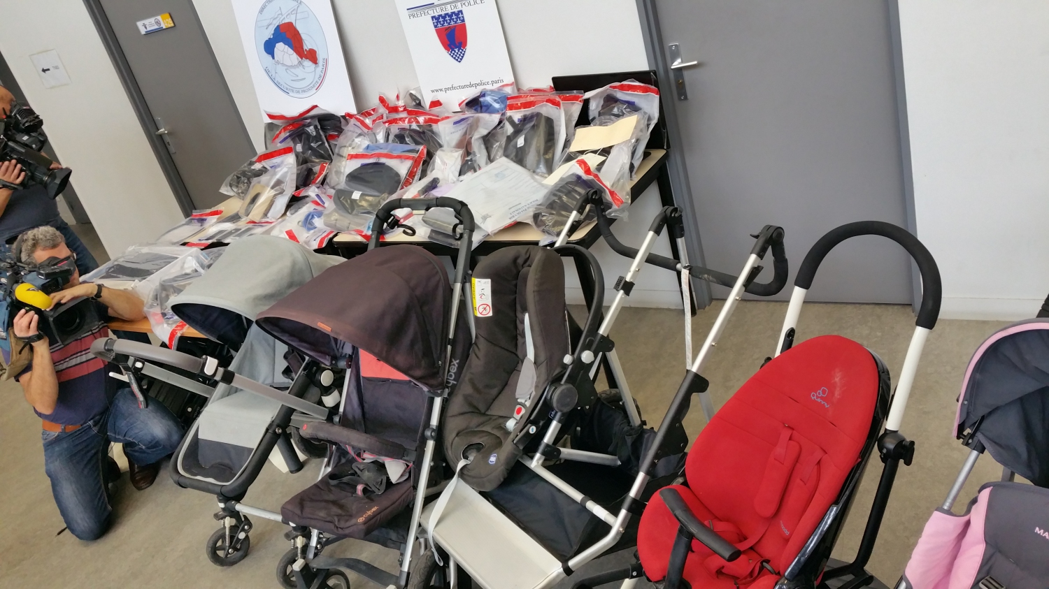 Un gang de voleurs de poussettes démantelé à Paris