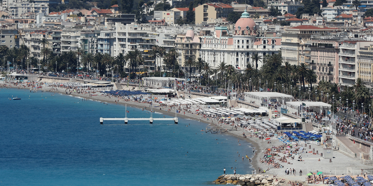En route pour des vacances à Nice, ils atterrissent à Nis