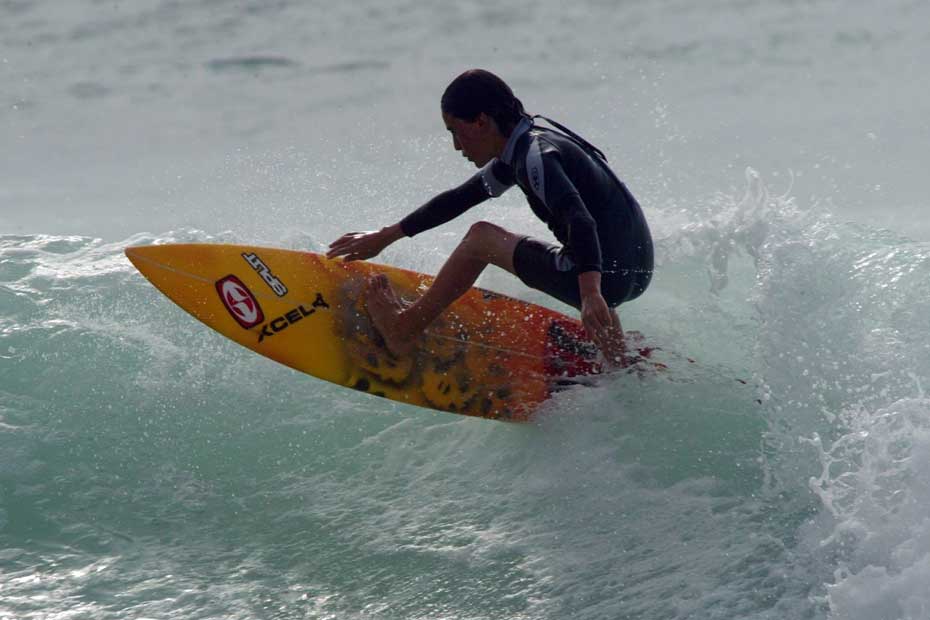 30 points de suture pour un surfeur attaqué par un requin