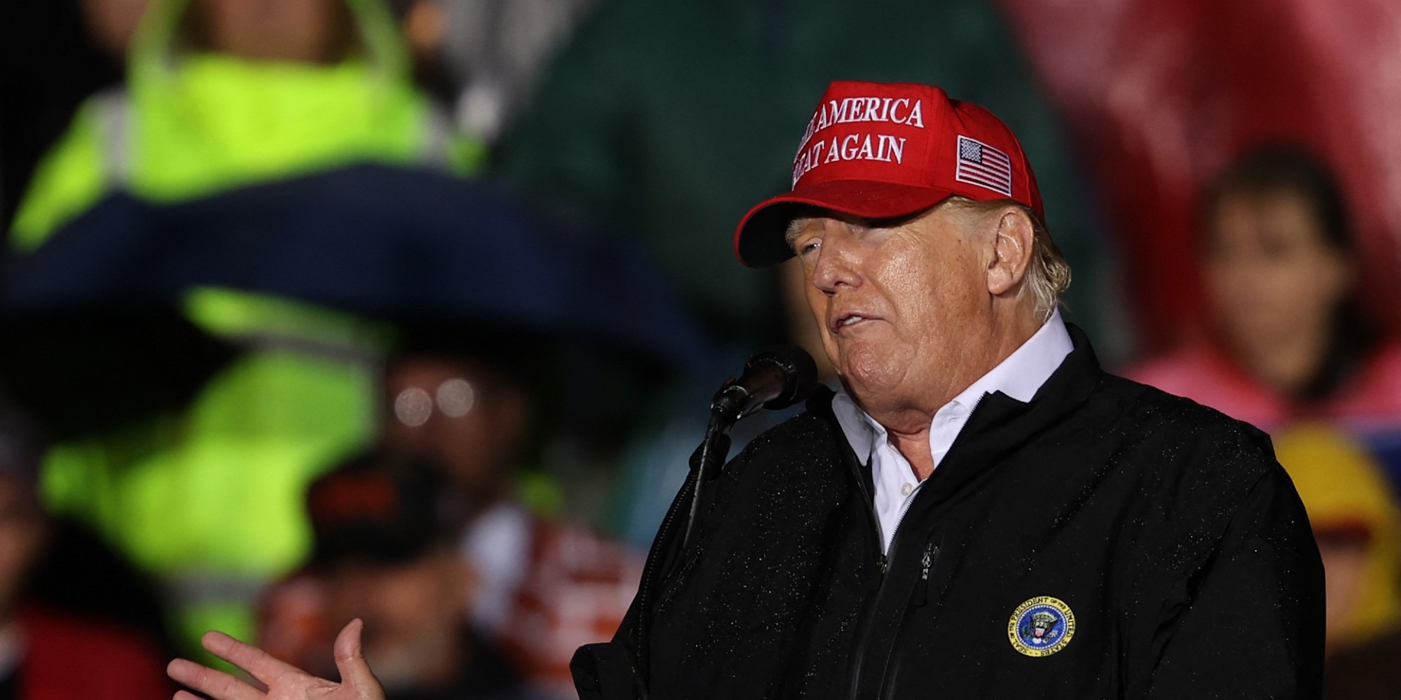 Après la tuerie au Texas, Trump justifie d'armer les citoyens face au «mal» Après la tuerie au Texas, Trump justifie d'armer les citoyens face au «mal»