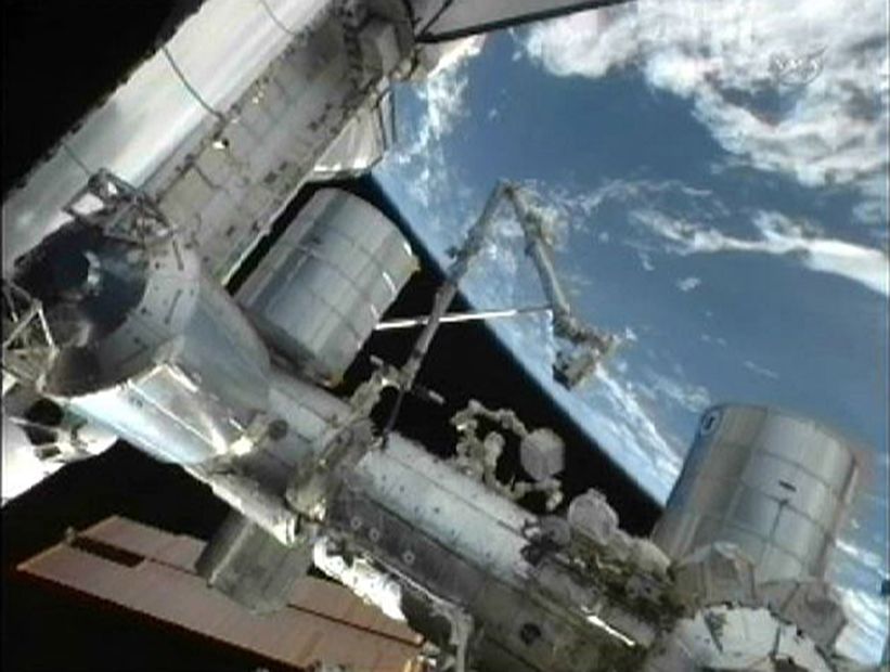 Atlantis de retour, la Nasa licencie