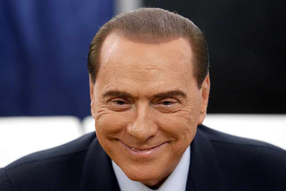 Berlusconi plonge l'Italie dans une nouvelle crise Berlusconi plonge l'Italie dans une nouvelle crise