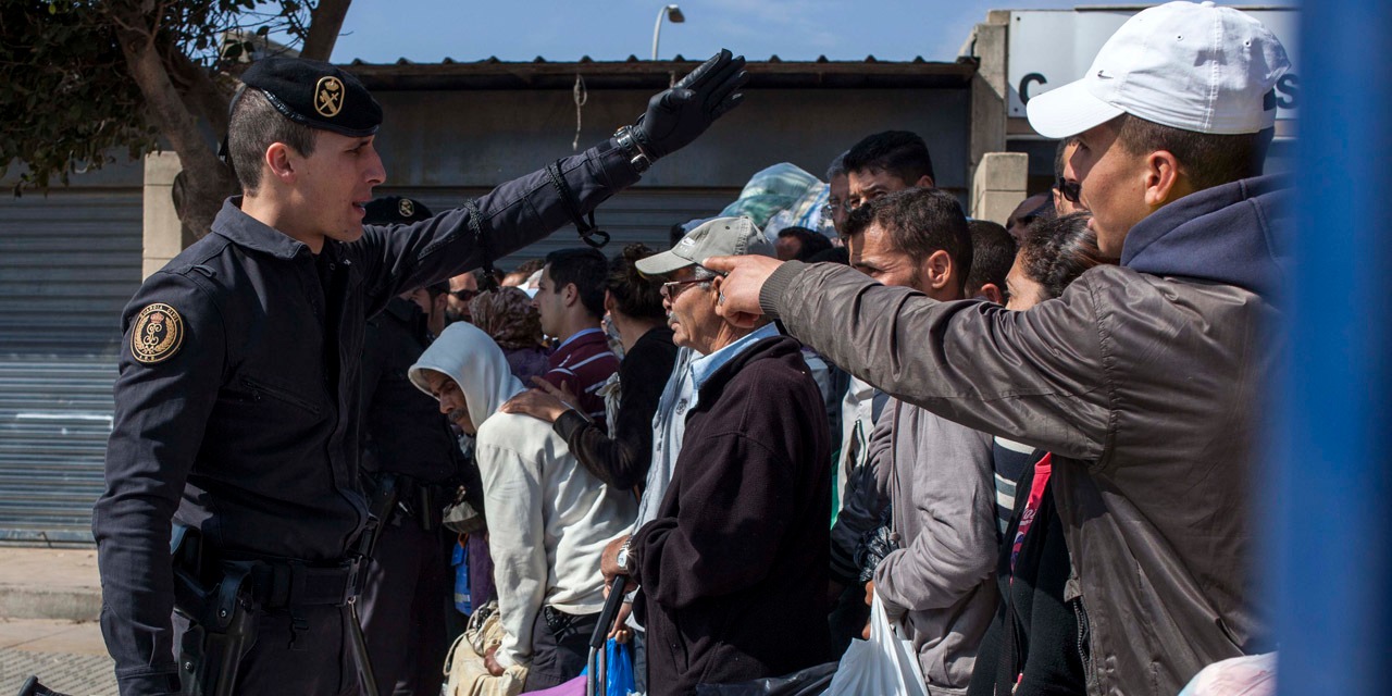 Ceuta : 187 migrants forcent la frontière entre le Maroc et l'Espagne