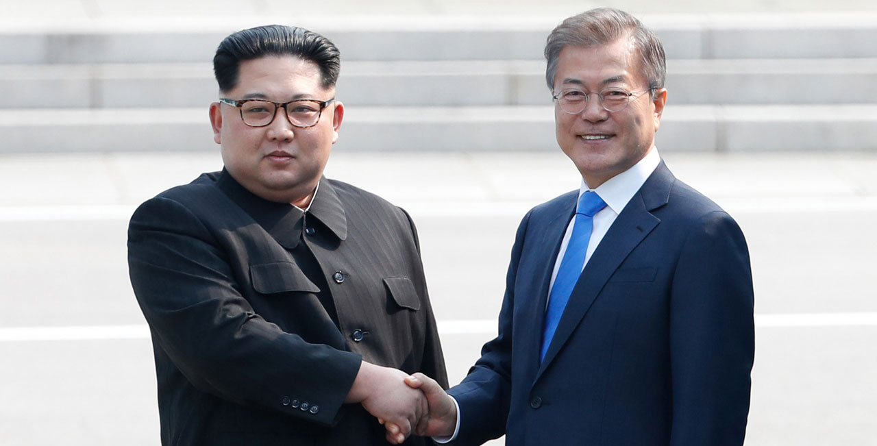 Corée : poignée de main historique entre Kim Jong Un et le président ...
