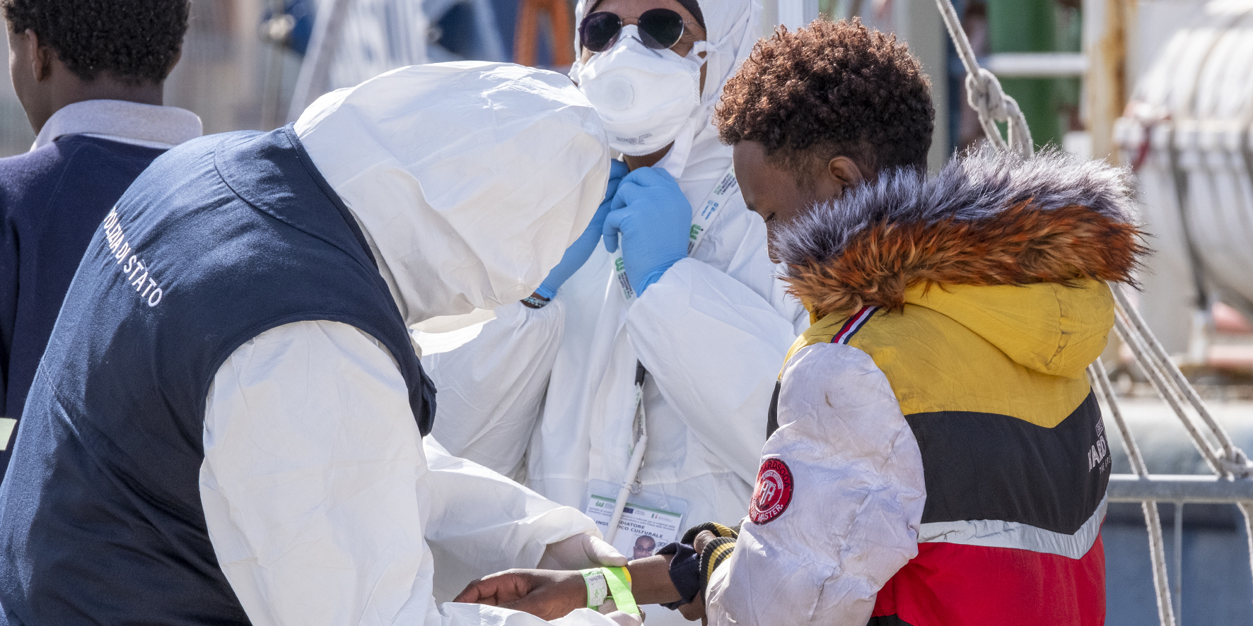 Coronavirus : 180 migrants sont placés en quarantaine sur un ferry au ...