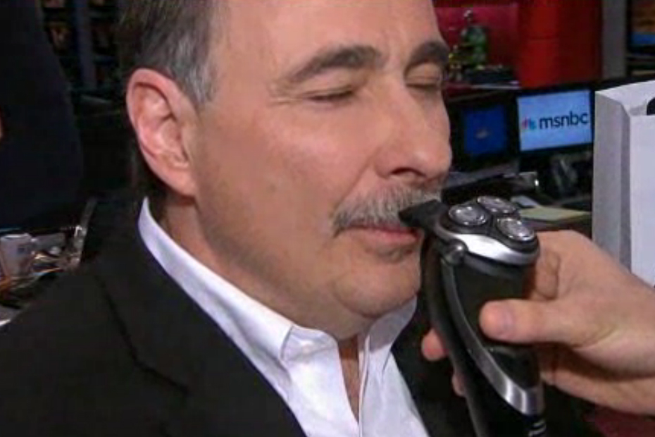 David Axelrod rase sa moustache
