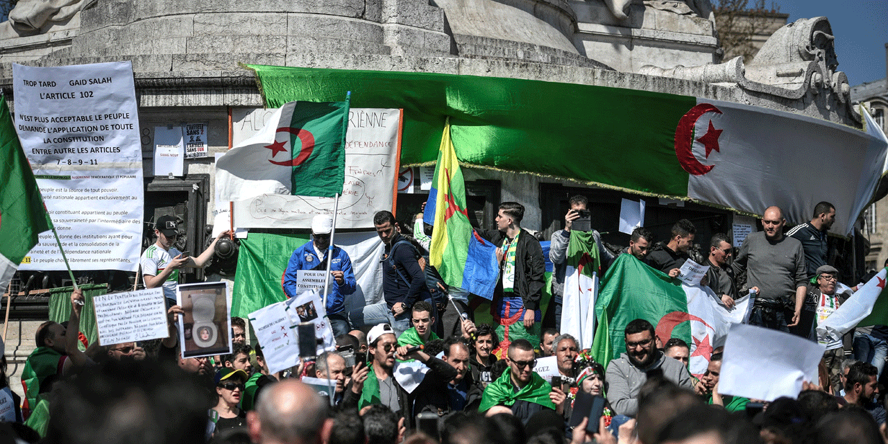 Des centaines d'Algériens de France manifestent à nouveau pour un ...