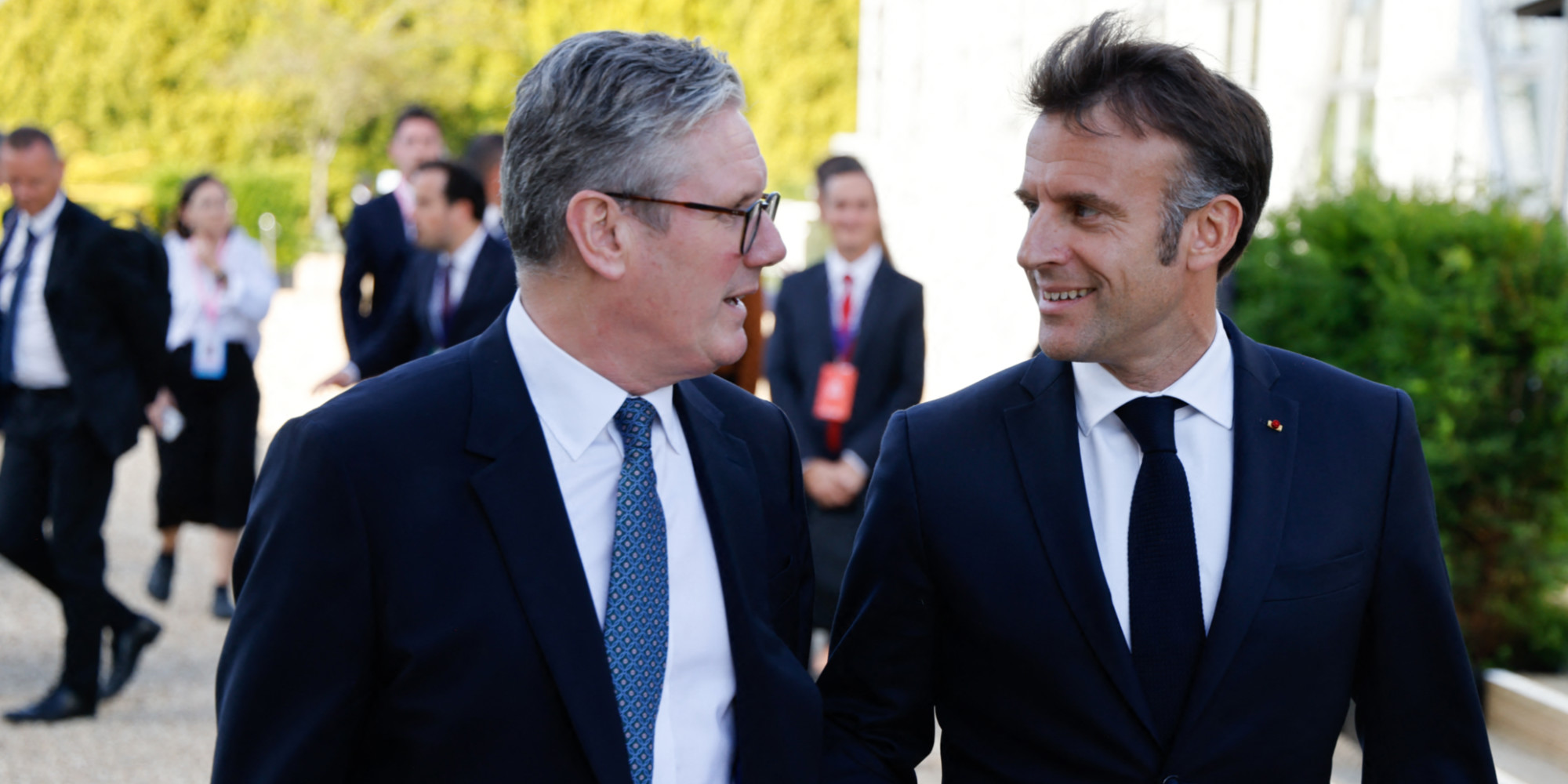 Emmanuel Macron et Keir Starmer veulent «renforcer» la coopération en ...