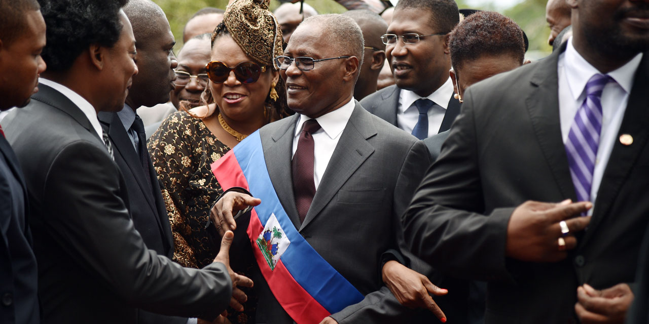 Haïti : Jocelerme Privert, investi président intérimaire, prêche le ...