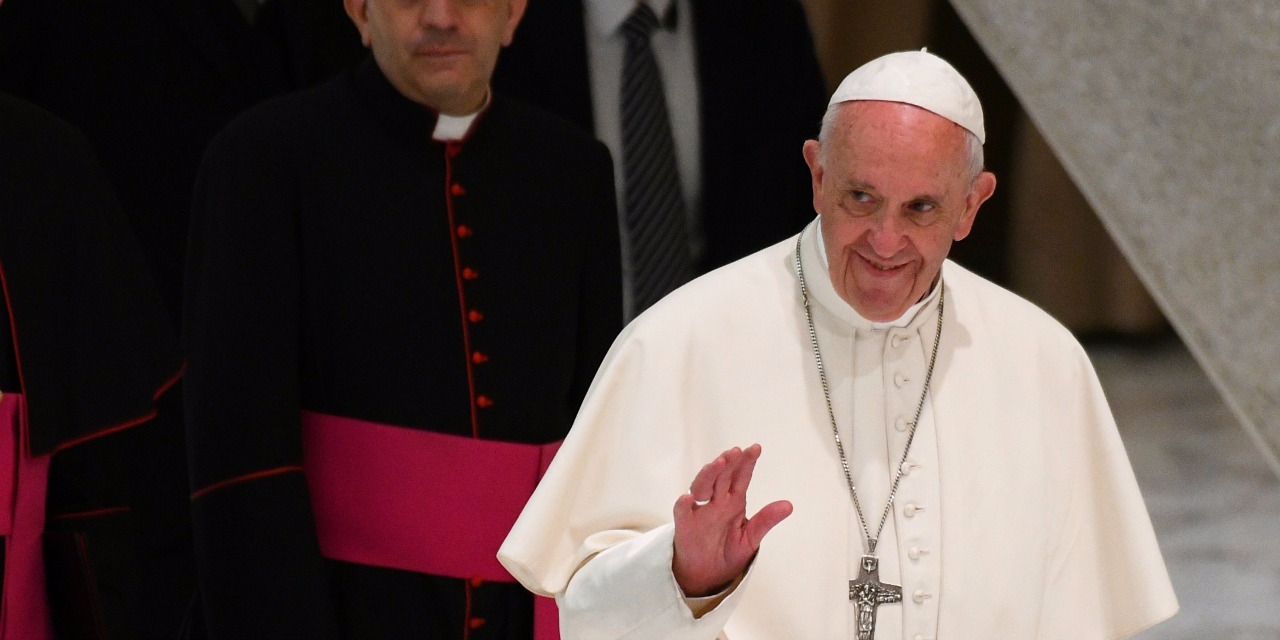 Le pape François s'attaque aux "fake news"