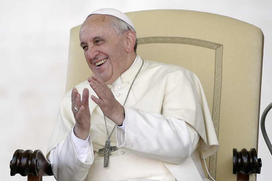 Le pape François veut même baptiser les Martiens