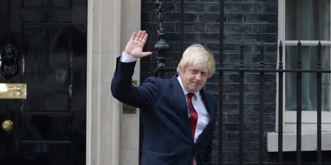 Londres : la police débarque au domicile de Boris Johnson pour une ...