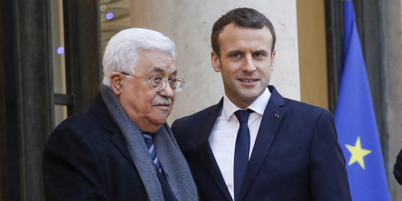 Macron s'entretient avec Abbas avant d'aller à Washington