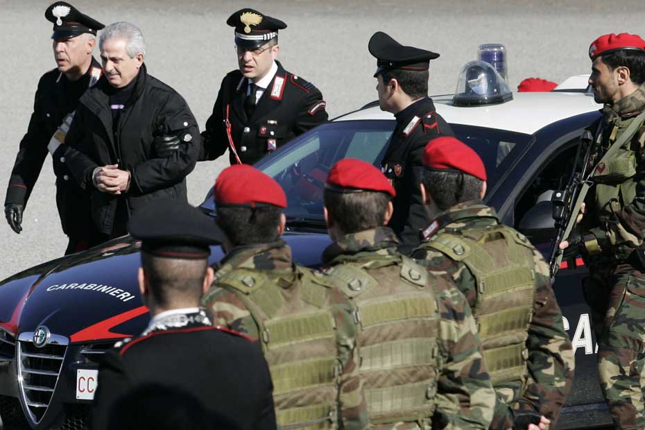 Mafia : le rite d'entrée de la 'Ndrangheta décrypté