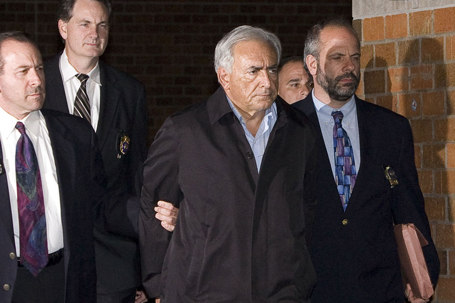 Peut-on montrer DSK menotté