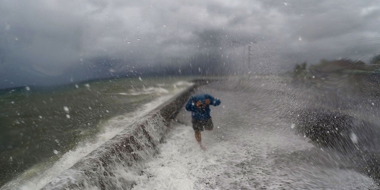 Philippines : le typhon Melor a fait au moins quatre morts