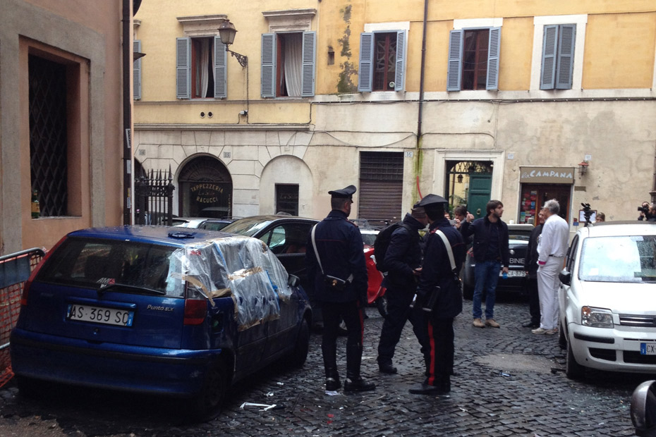 Rome : une bombe explose en marge de la visite de Hollande