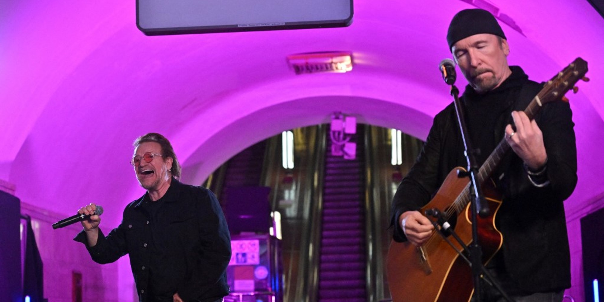 Ukraine Bono Le Leader De U2 Donne Un Concert Dans Le M tro De Kiev ukraine-bono-le-leader-de-u2-donne-un-concert-dans-le-m-tro-de-kiev
