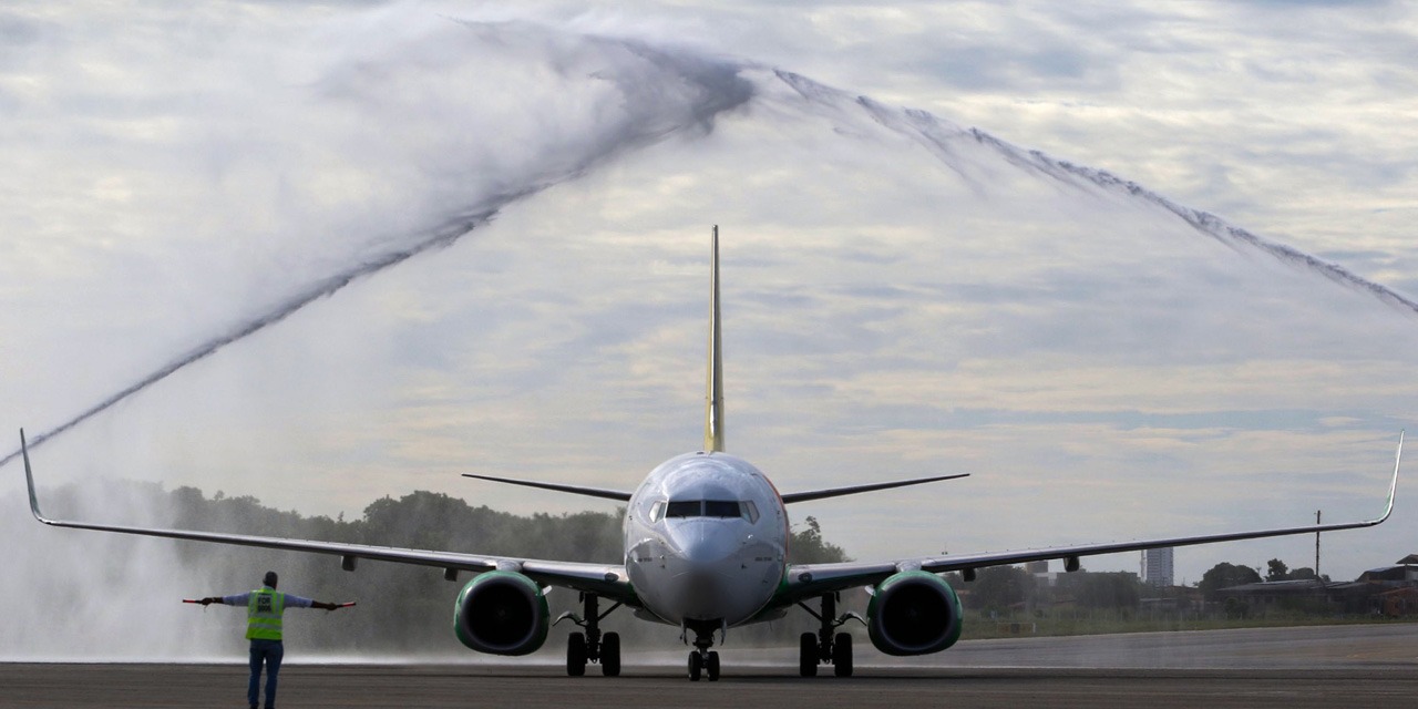 Un avion russe évacué à cause d'une odeur étrange et de fumée, deux ...