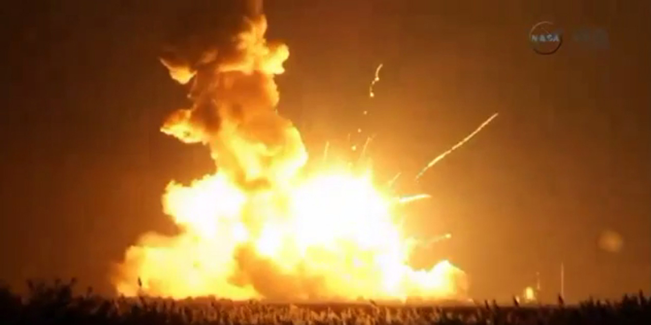 VIDÉO - L'explosion de la fusée Antares au décollage